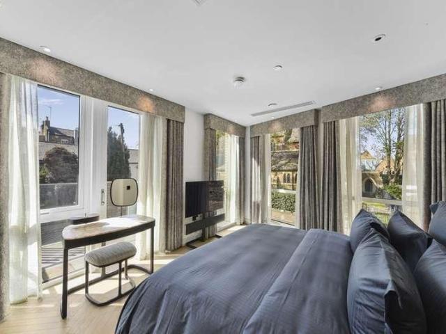 2 bed flat for sale