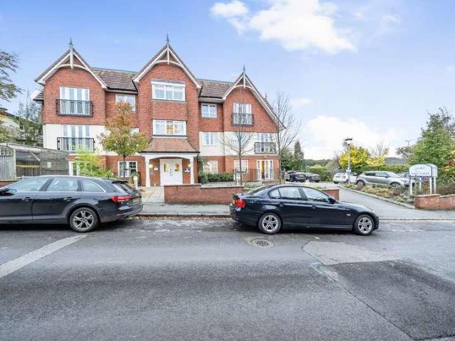2 bed flat for sale