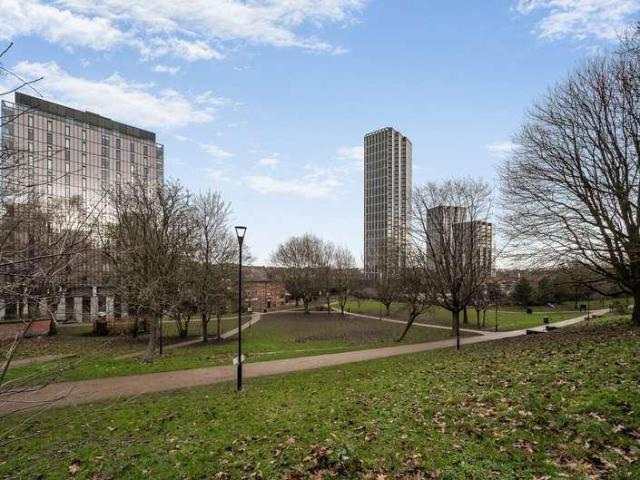 2 bed flat for sale
