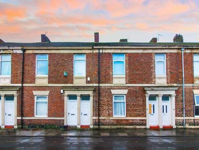2 bed flat for sale