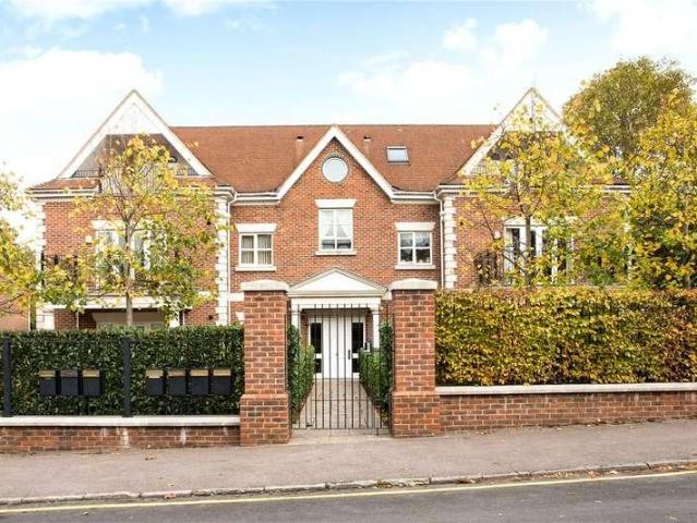 2 bed flat for sale