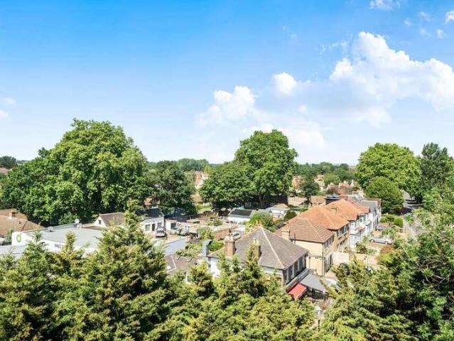 2 bed flat for sale