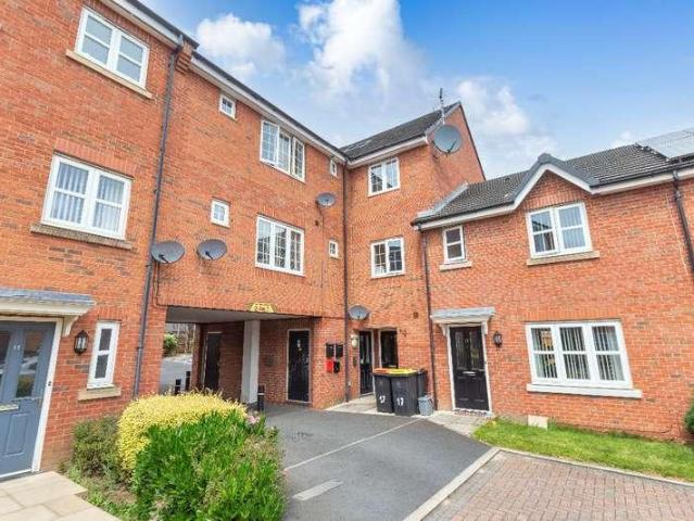 2 bed flat for sale