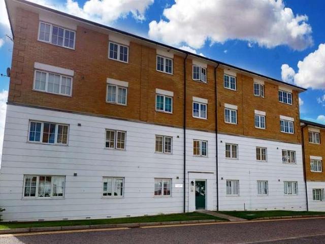 2 bed flat for sale