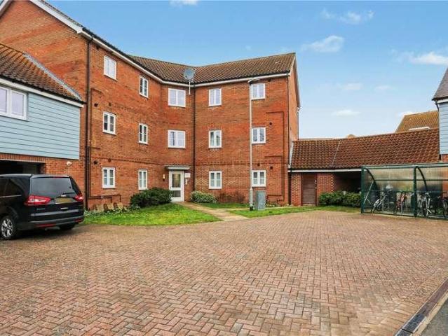 2 bed flat for sale