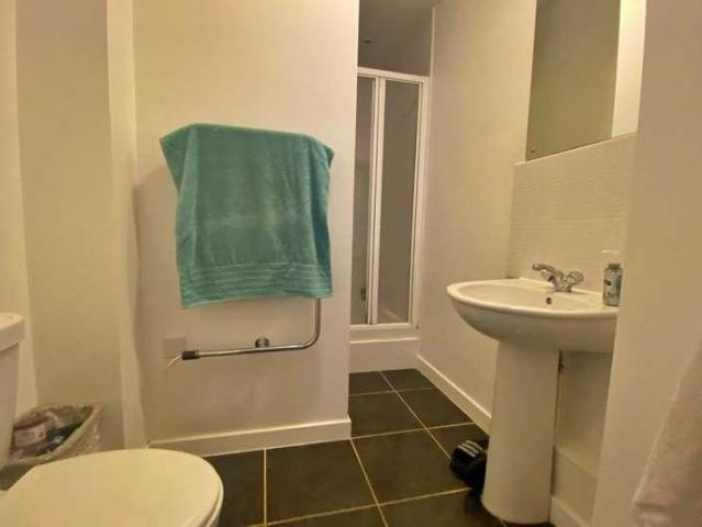 2 bed flat for sale