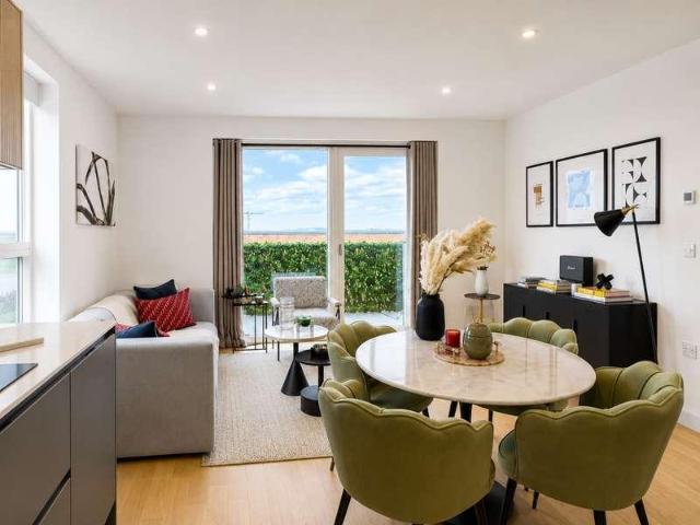 2 bed flat for sale