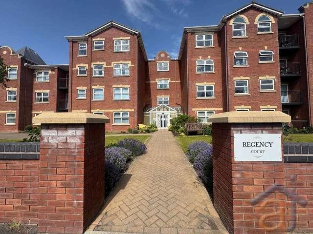 2 bed flat for sale