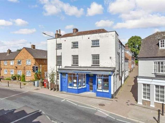 2 bed flat for sale
