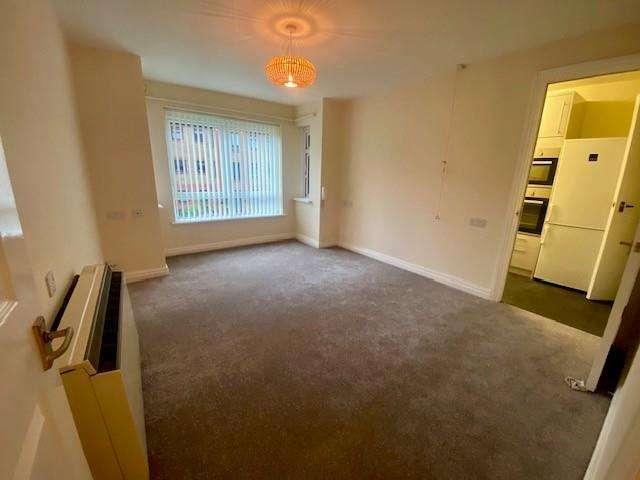 2 bed flat for sale