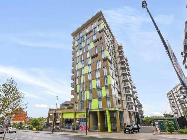 2 bed flat for sale