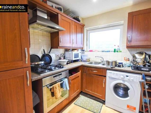 2 bed flat for sale