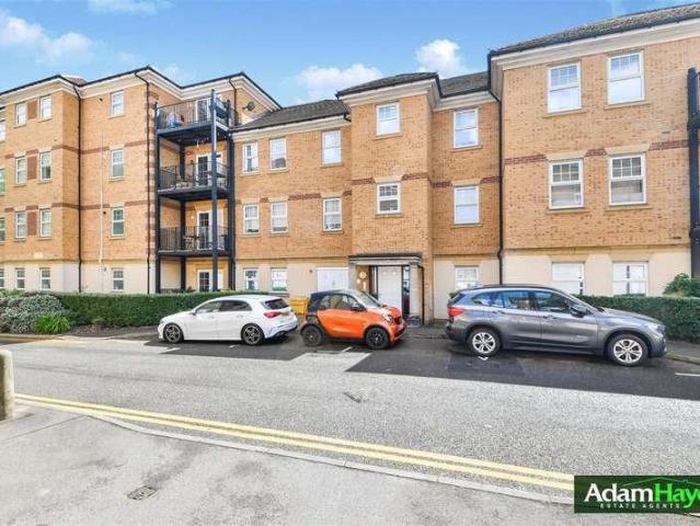 2 bed flat for sale