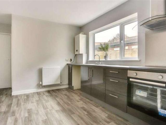 2 bed flat for sale