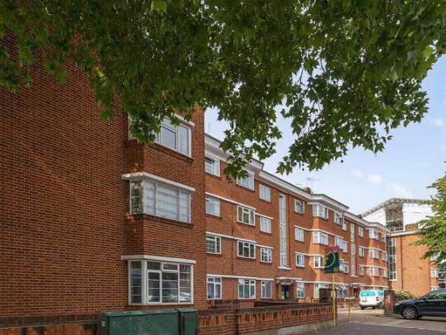 2 bed flat for sale