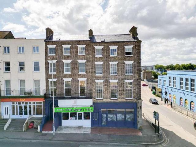 2 bed flat for sale