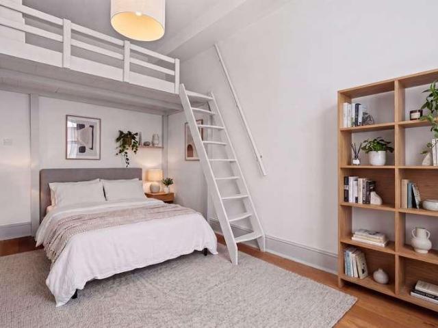 2 bed flat for sale