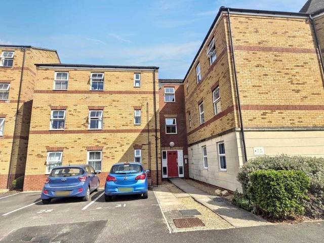 2 bed flat for sale