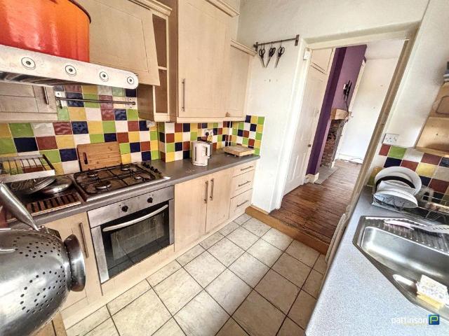 2 bed flat for sale