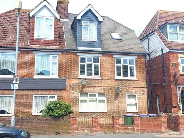 2 bed flat for sale