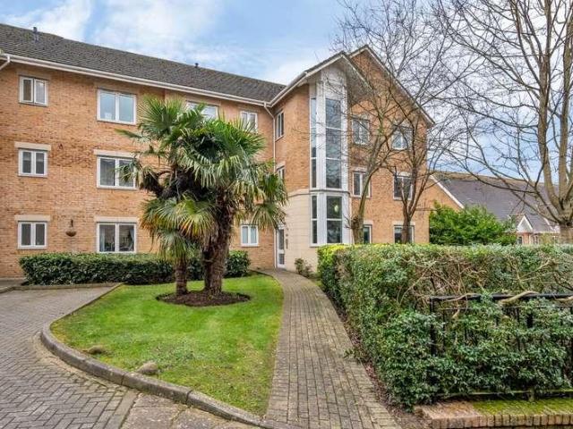 2 bed flat for sale