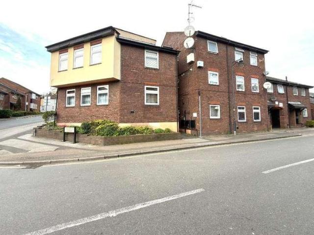 2 bed flat for sale