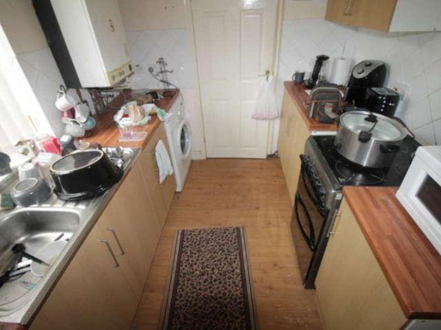 2 bed flat for sale