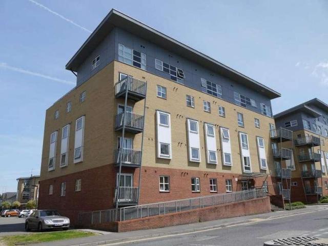 2 bed flat for sale