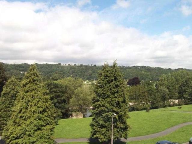 2 bed flat for sale