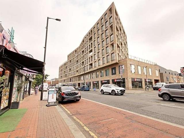 2 bed flat for sale
