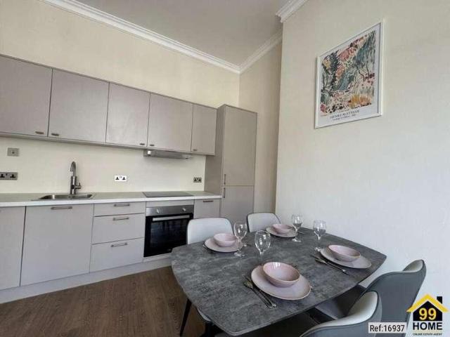 2 bed flat for sale