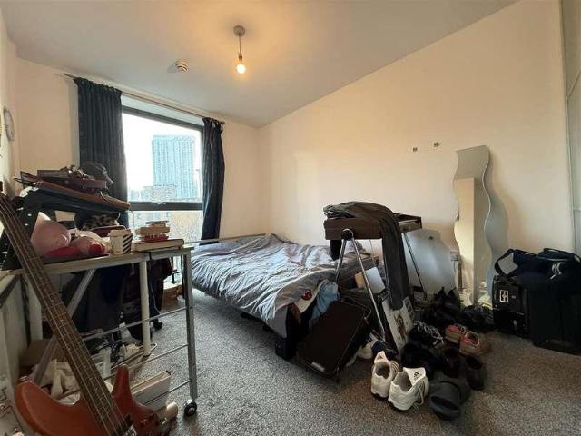 2 bed flat for sale