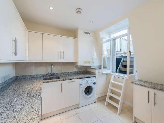 2 bed flat for sale