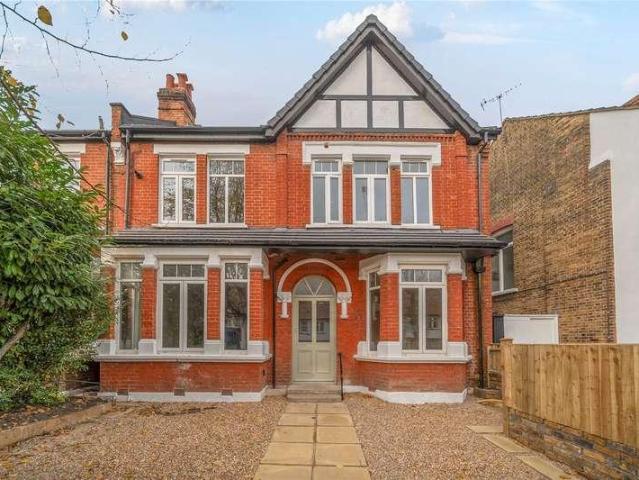 2 bed flat for sale