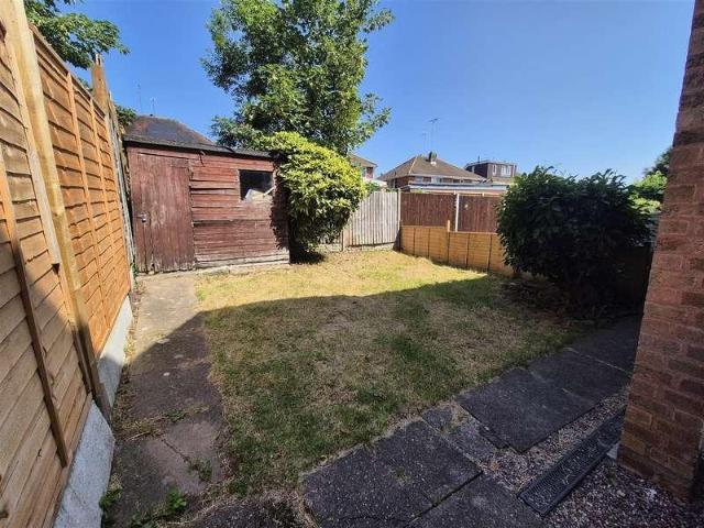 2 bed flat for sale