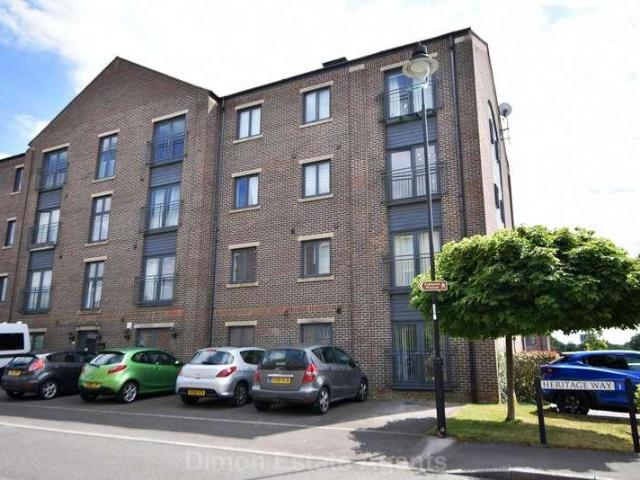 2 bed flat for sale