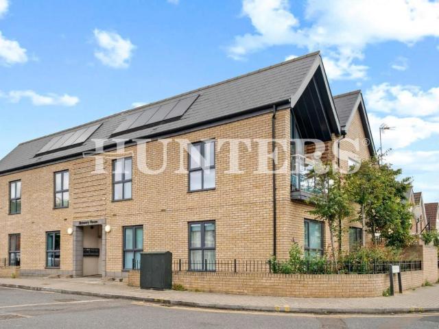 2 bed flat for sale