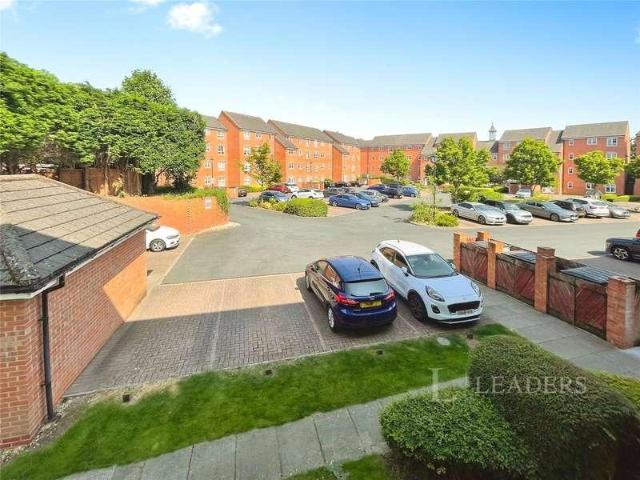2 bed flat for sale