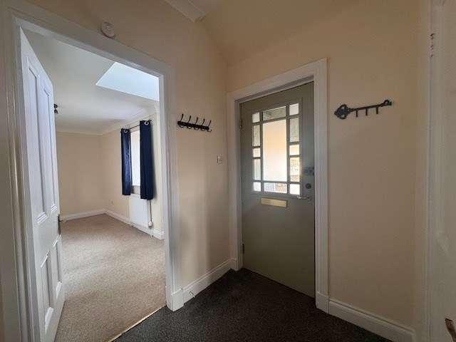 2 bed flat for sale