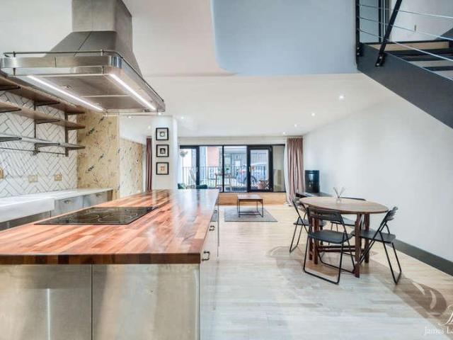 2 bed flat for sale