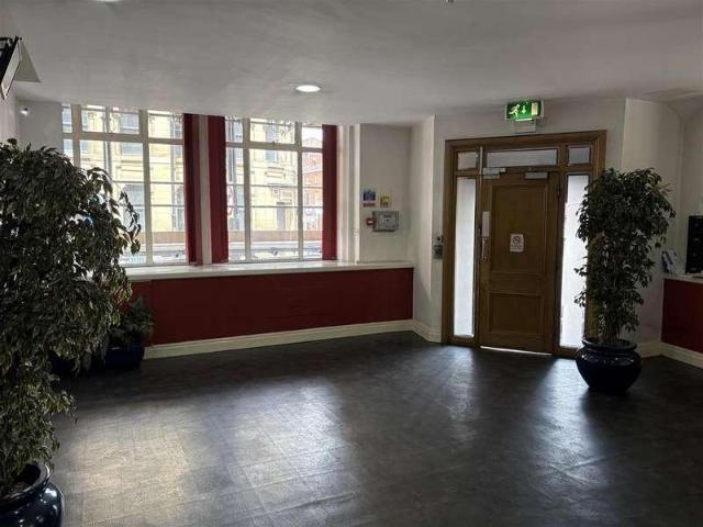 2 bed flat for sale