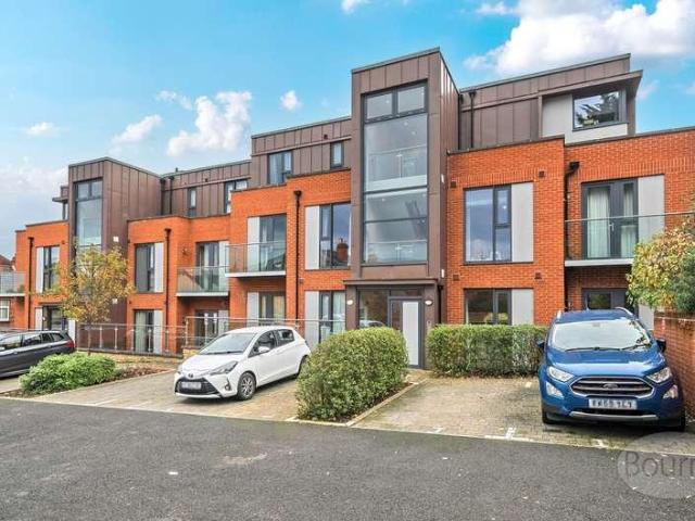 2 bed flat for sale