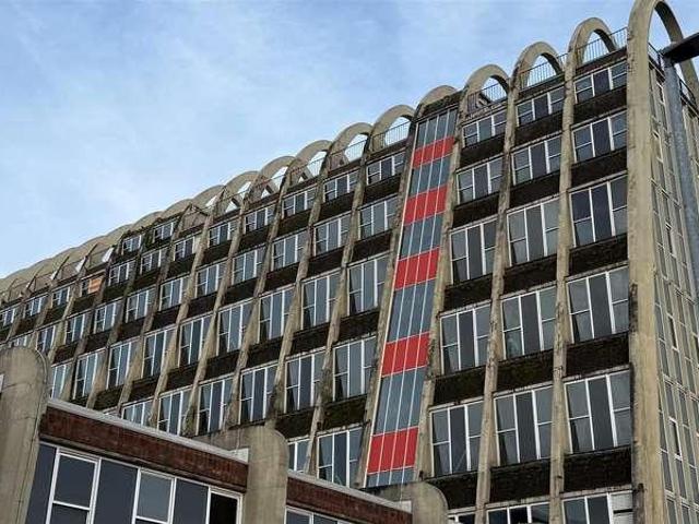 2 bed flat for sale