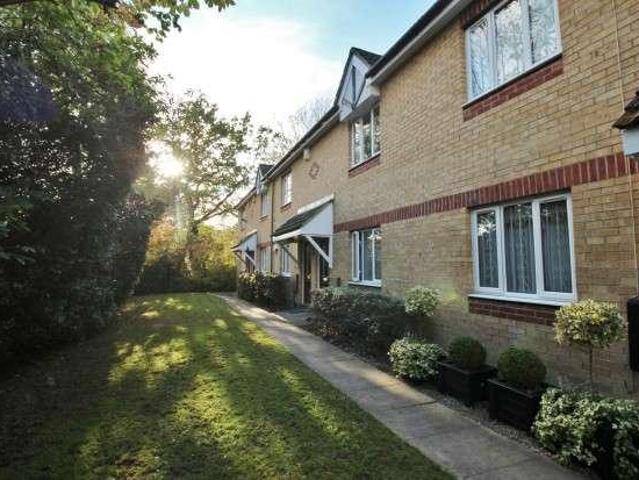 2 bed flat for sale