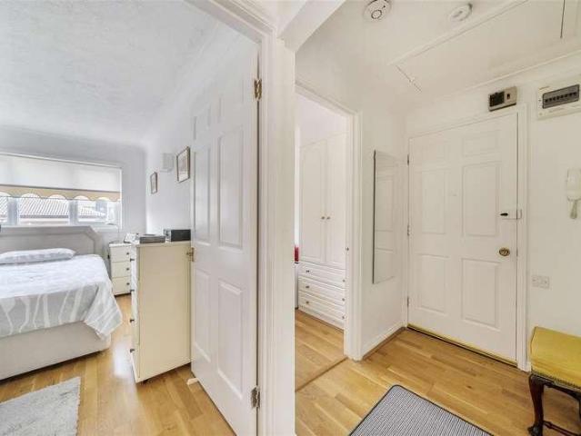 2 bed property for sale