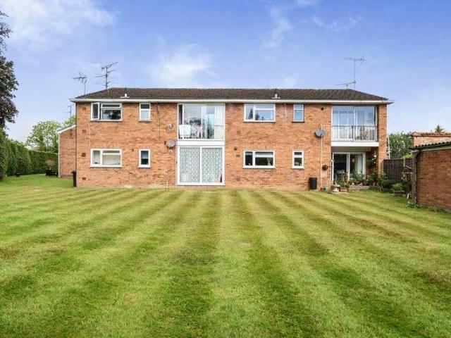 2 bed flat for sale