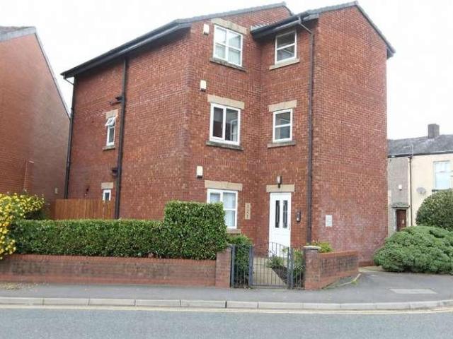 2 bed flat for sale