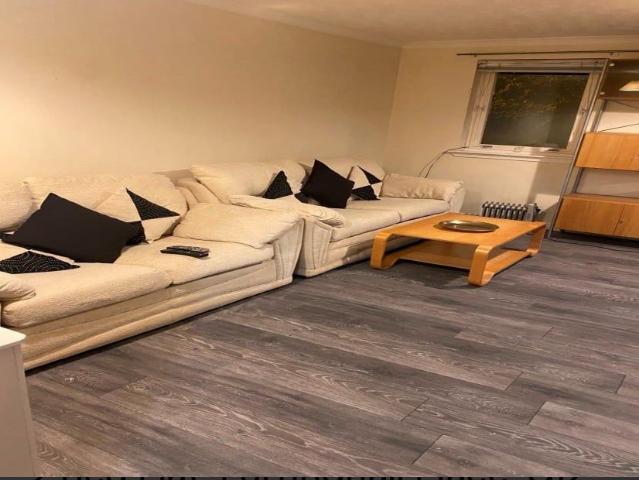 2 Bed Flat, Fortingall Place, G12