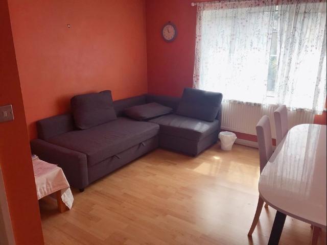 2 Bed Flat, Francis Darwin Court, CB4