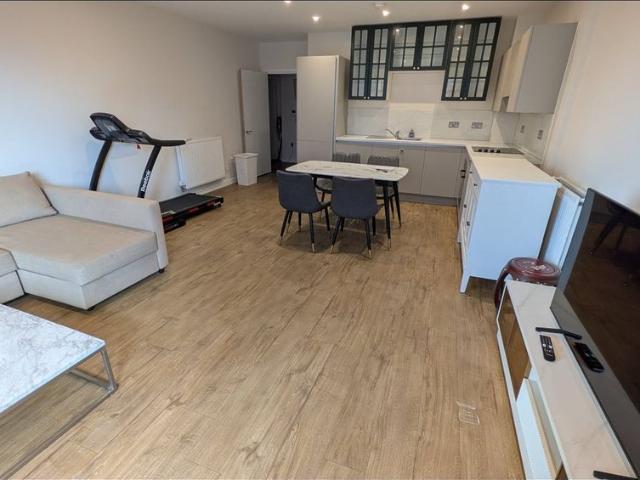 2 Bed Flat, Frank Searle Passage, E17